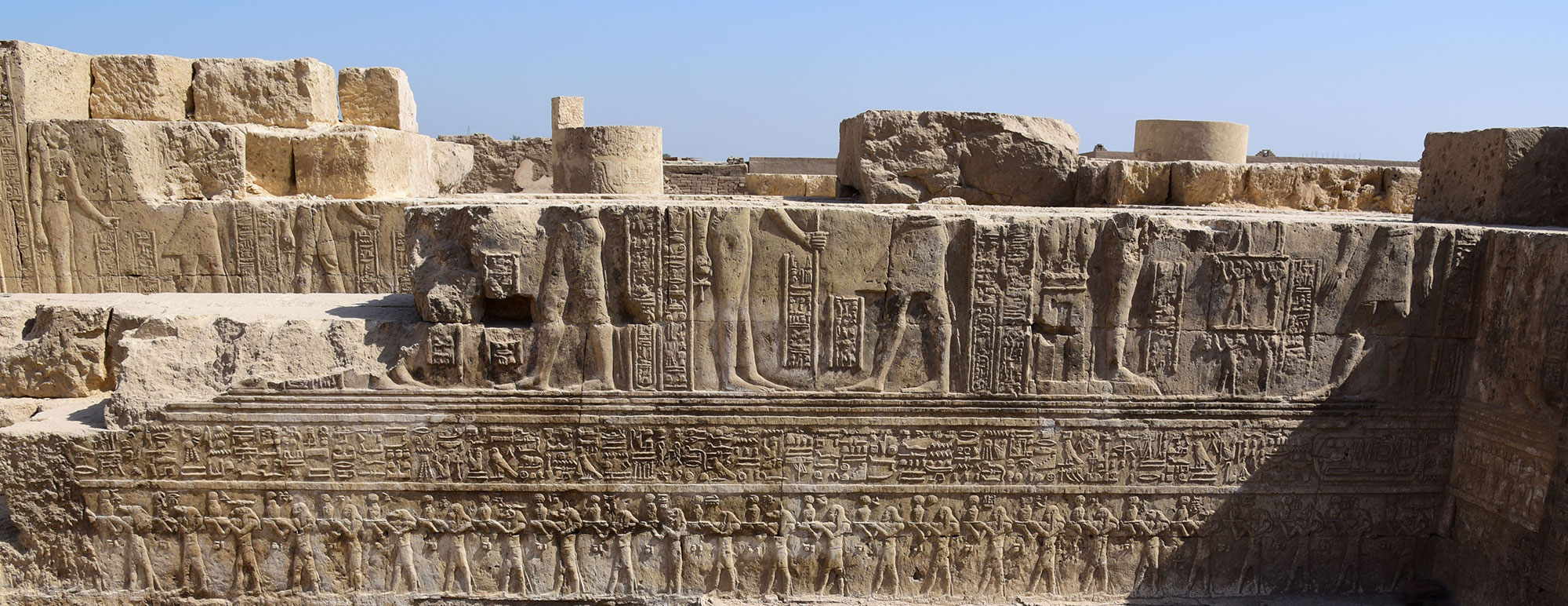 Athribis de Haute-Égypte : le dernier des temples ptolémaïques et romains - Les midis de l ...